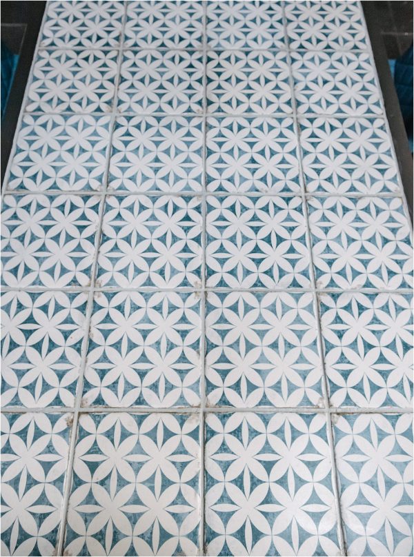 How to tile a dining table DIY using geo blue white tiles