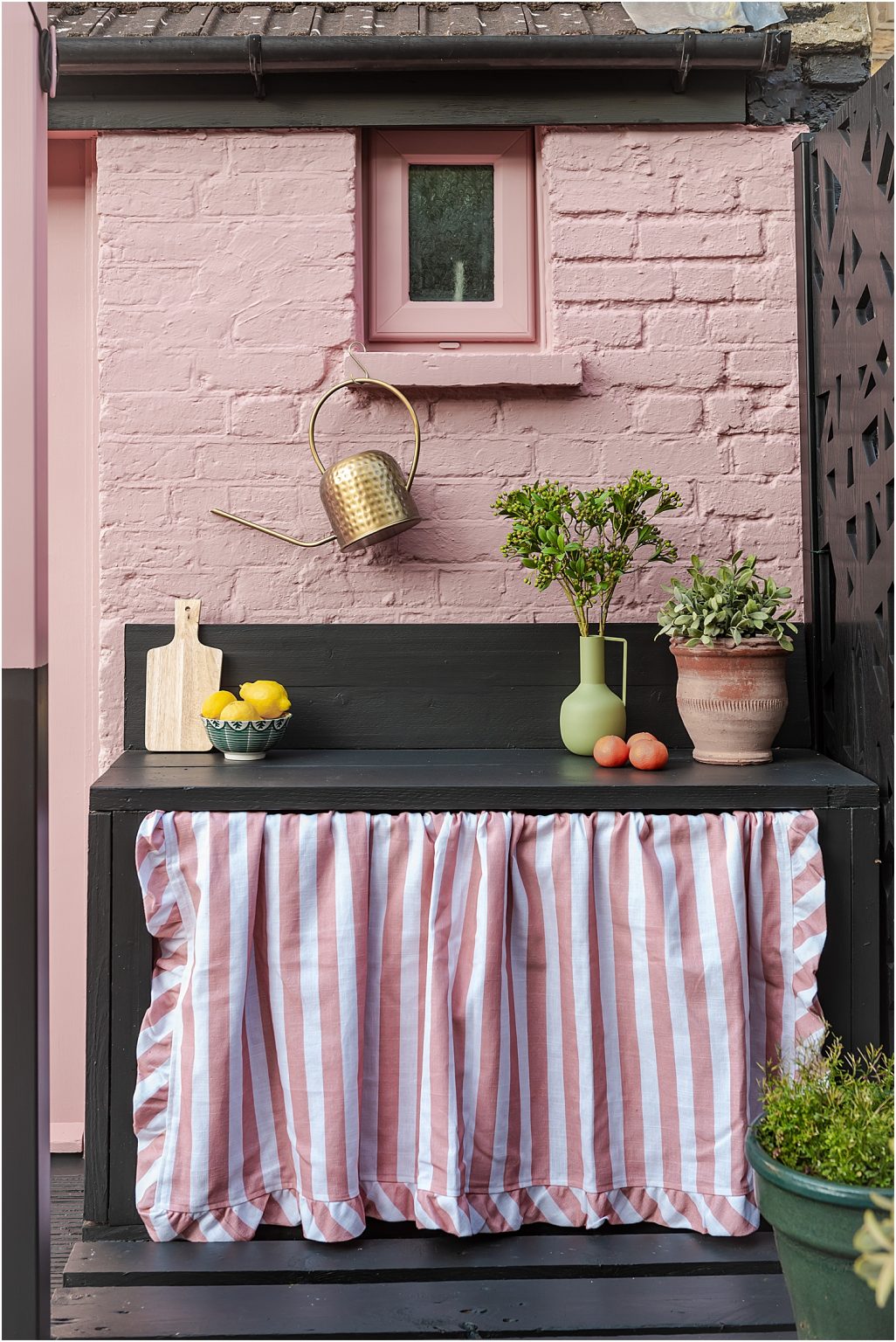 3 Easy Ways to add a Mediterranean touch to your Garden